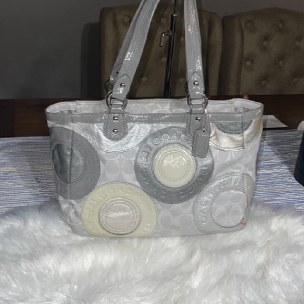 Coach Circle Patchwork East West Tote Gray Creamshoul… - Gem